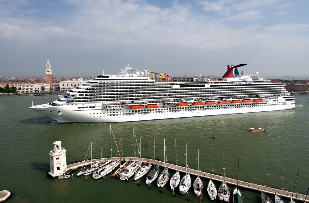 Ficha técnica del Carnival Magic, Carnival Cruise Line - Logitravel