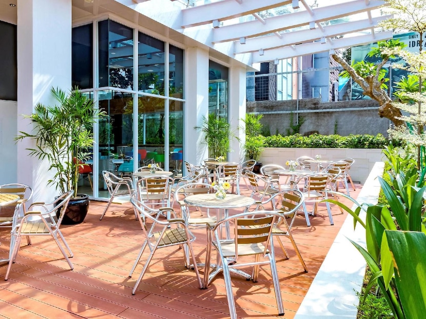 Deka Hotel Surabaya HR Muhammad, Surabaya - logitravel